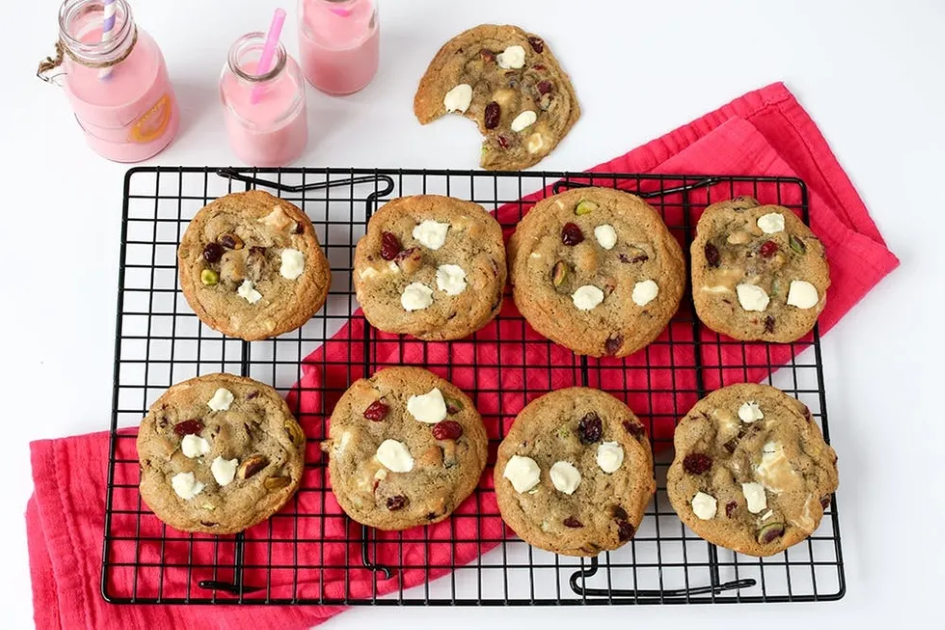 75 Insanely easy holiday cookie recipes that we’ve tried
