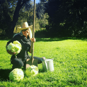 30 hilarious photos of vegan hunters with their 'prey'