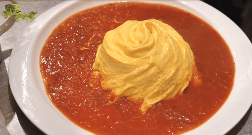 Chef demonstrates how to make tasty eye-catching tornado omelette