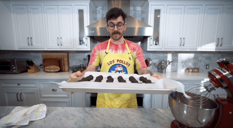 Amateur chef decides he wants to make Oreos at home – demonstrates how ...
