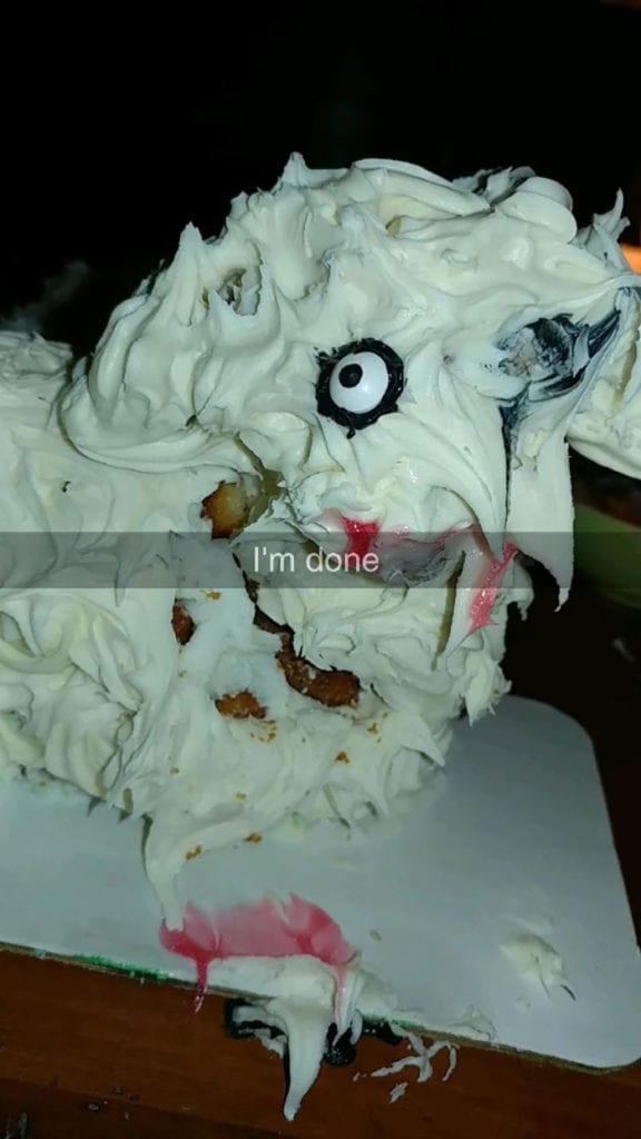 Woman tries to fix a cake she bought for Easter and failed the holiday