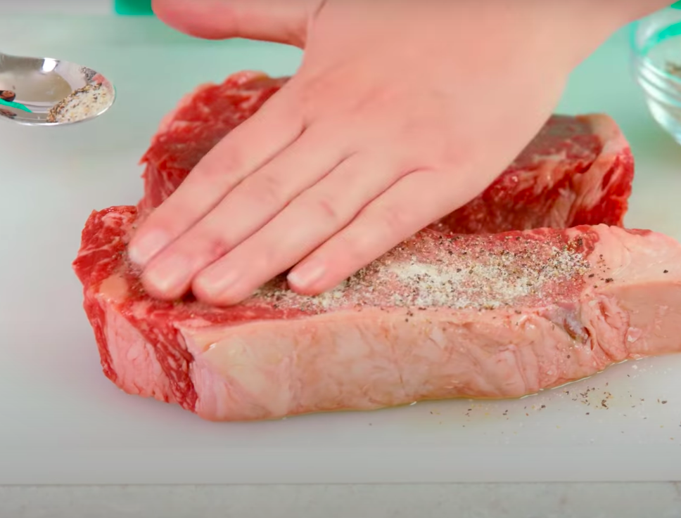Chef’s Method Cooks Steaks Perfectly Every Time