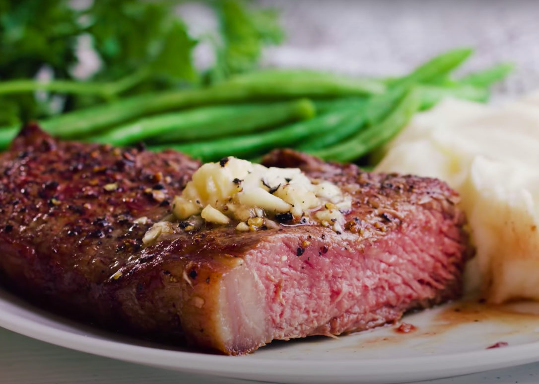 Chef’s Method Cooks Steaks Perfectly Every Time