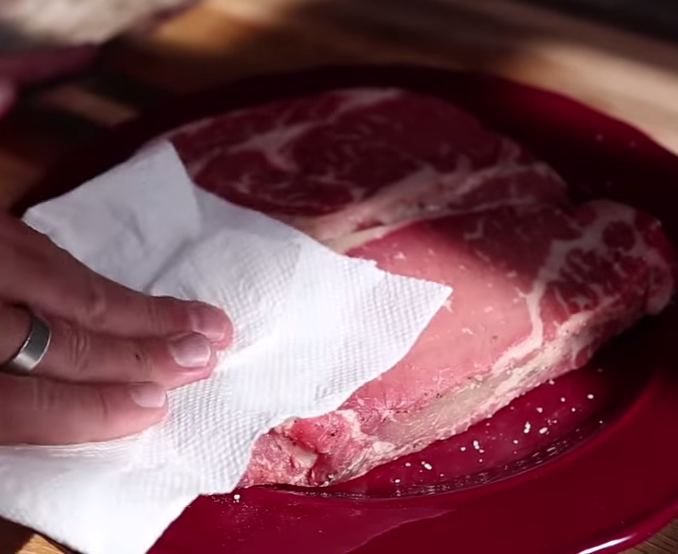 Restaurant Chef Shares 35 Cooking Tips He’s Acquired