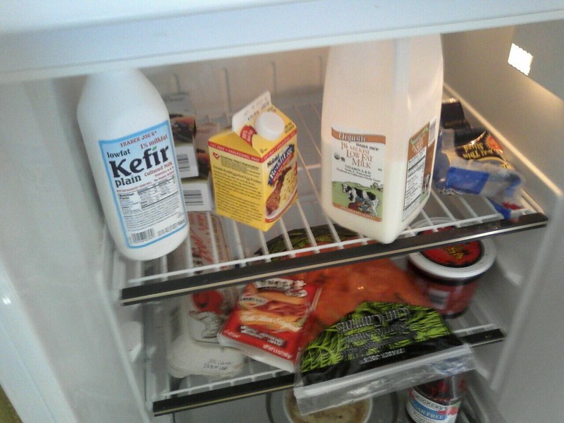 20+ creative ways to open up so much space in a fridge