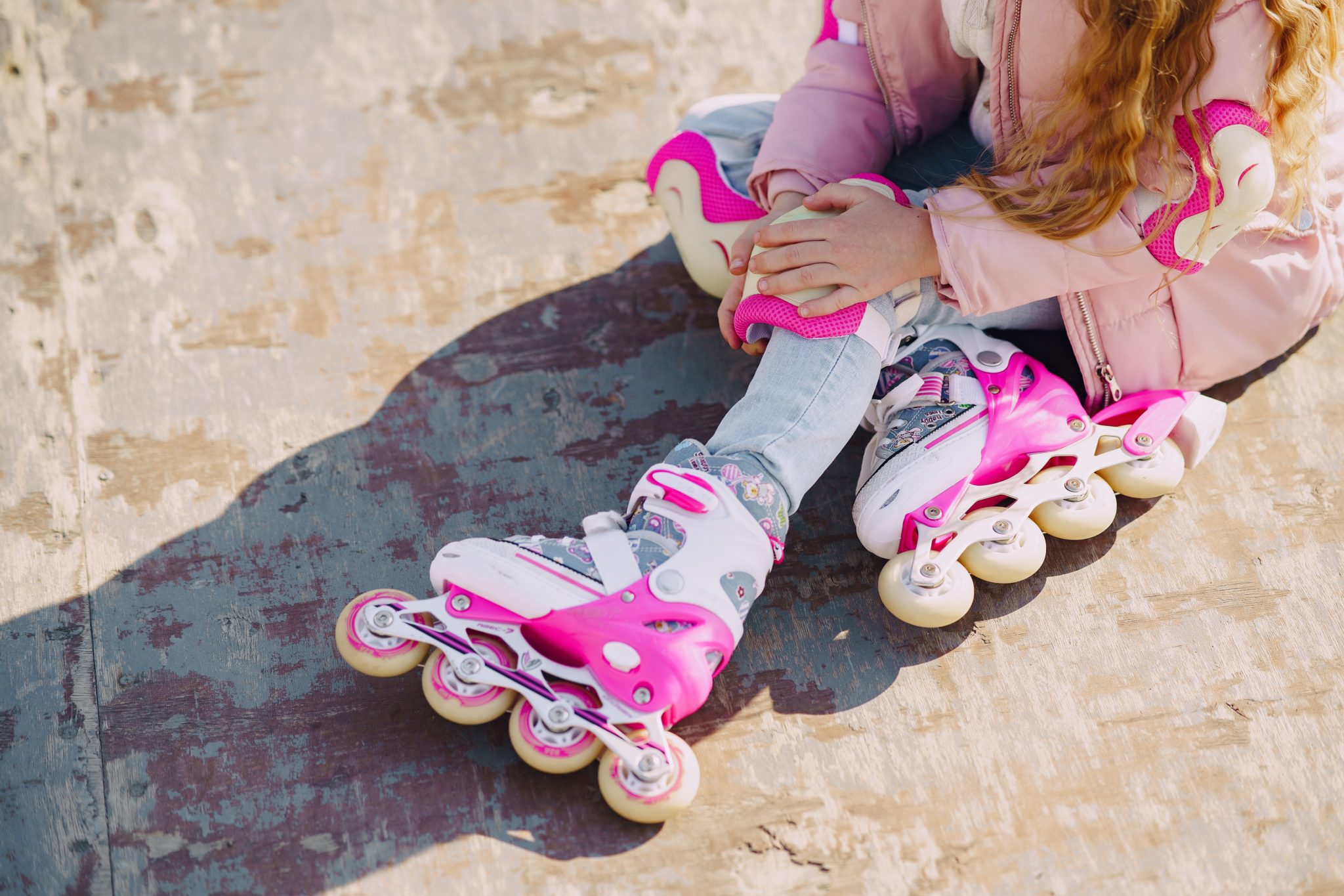 Roller skater glides on court like it’s ice – gives epic performance to ...