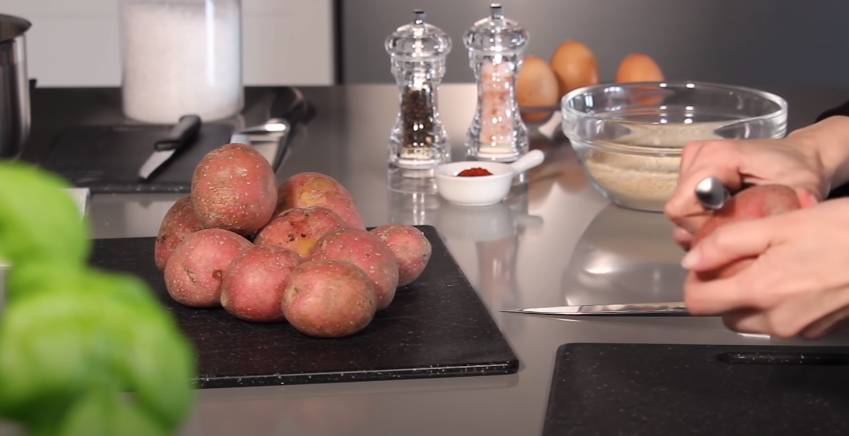 Take your party to the next level with these deep-fried potato cheese balls