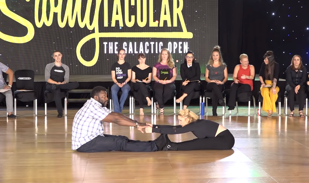 Spectacular duo makes up swing dance on the spot and the crowd loves ...