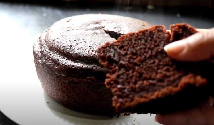 Easy, no oven rice cooker cake is a true game-changer