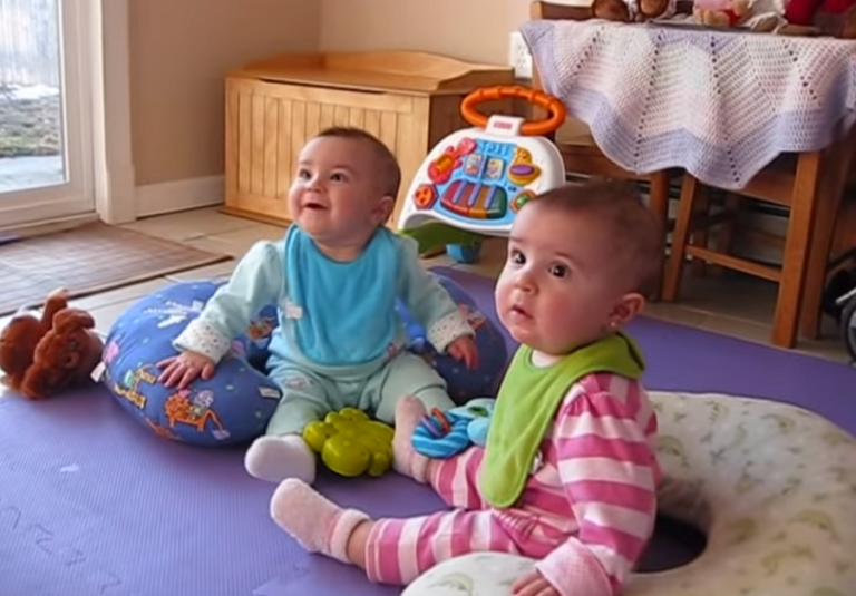 Twins have precious reaction when daddy gets home