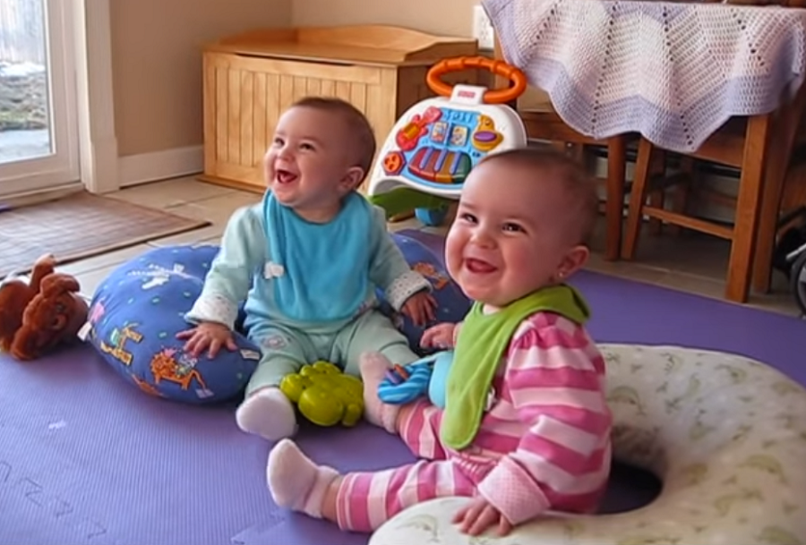 Twins have precious reaction when daddy gets home