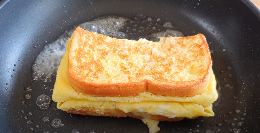Upgrade your breakfast with easy ‘one-pan egg toast’