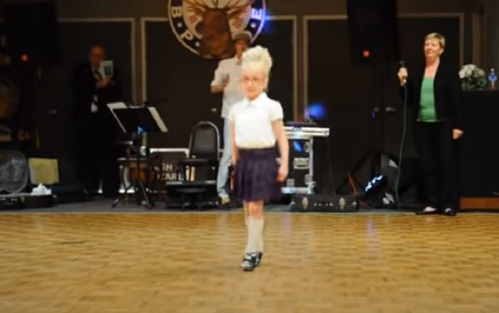 4 Year Old Irish Dancer Bring House Down With Electric Traditional Moves