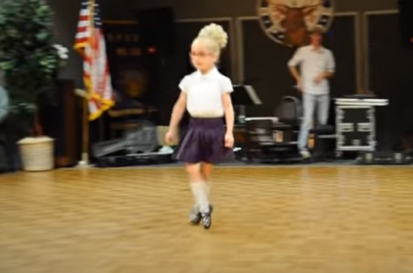 4 Year Old Irish Dancer Bring House Down With Electric Traditional Moves