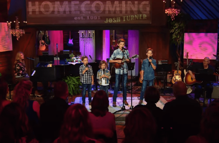 Josh Turner’s sons take stage and win hearts with song