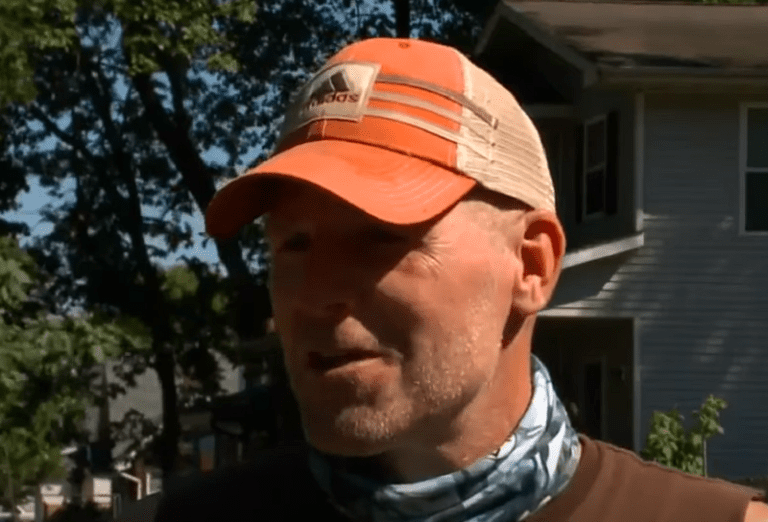 Paralyzed man finds mob of teens in his yard