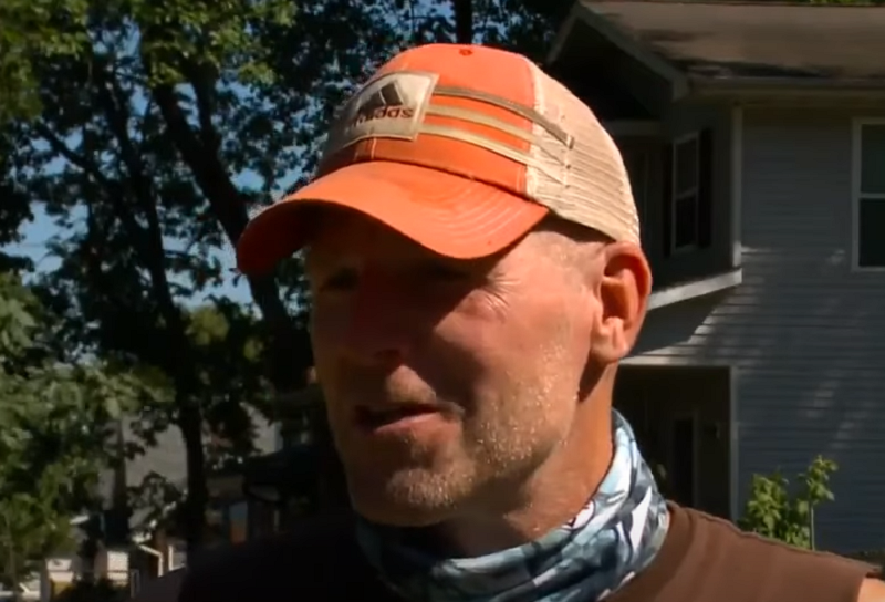 Paralyzed man finds mob of teens in his yard