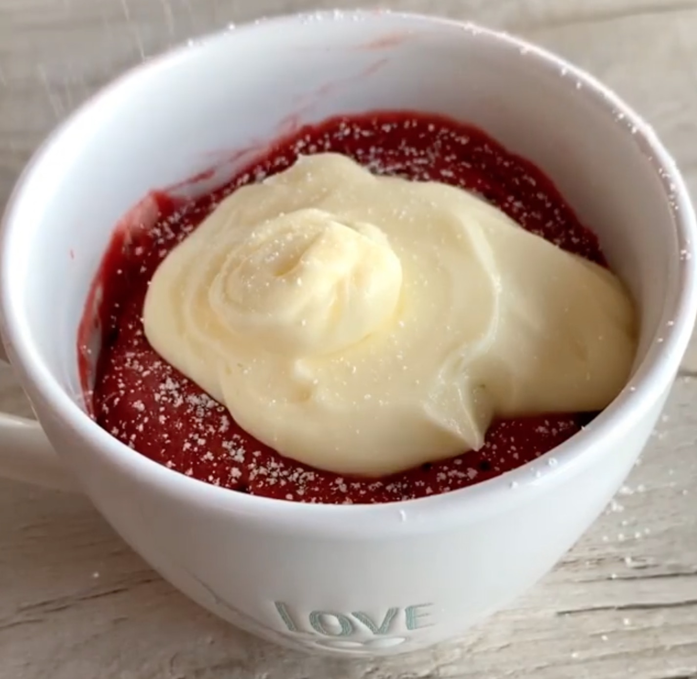Baker wows internet with simple and delicious red velvet mug cake recipe