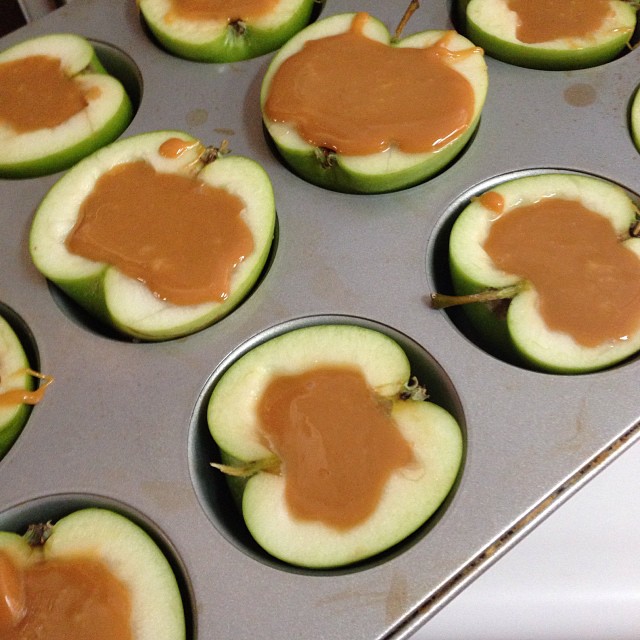 Here’s how to make tasty caramel-stuffed apples this Fall