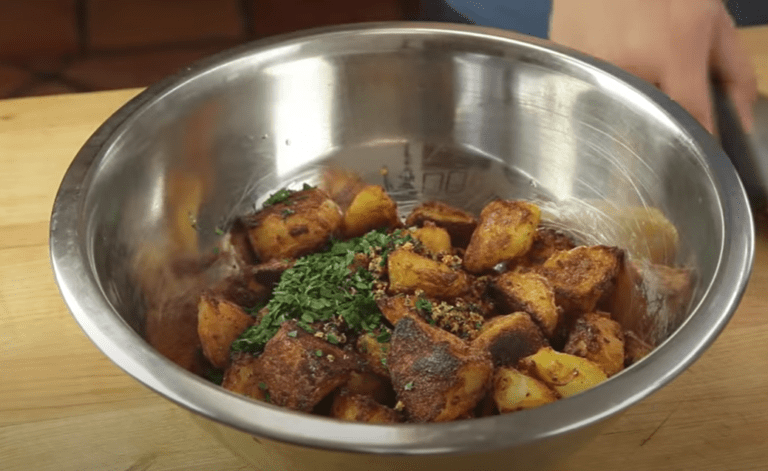 Professional chef shares the secret to get crispy roasted potatoes ...