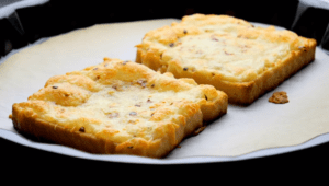 You can make this savory chili-cheese toast in just 5 minutes