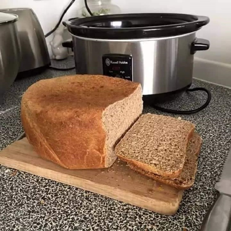 Viral slow cooker bread recipe that costs almost nothing to make