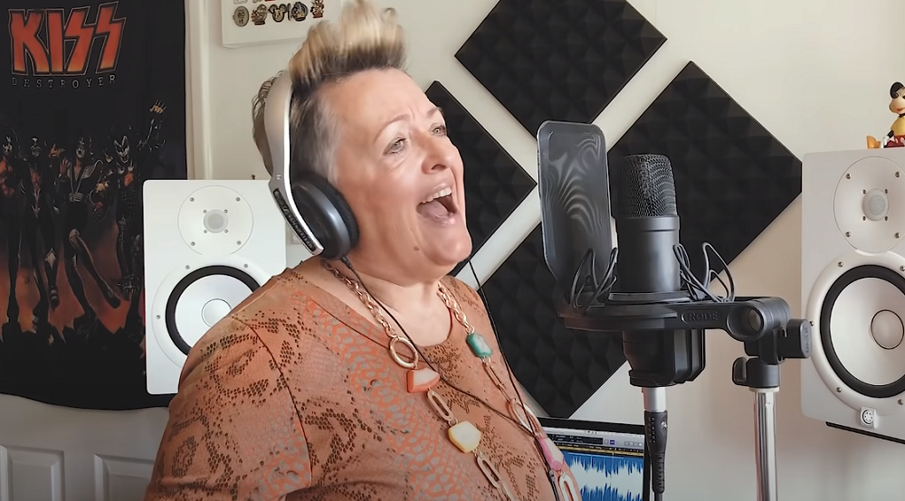 Talented mother and son duo sing chilling cover of “Hallelujah” and it ...