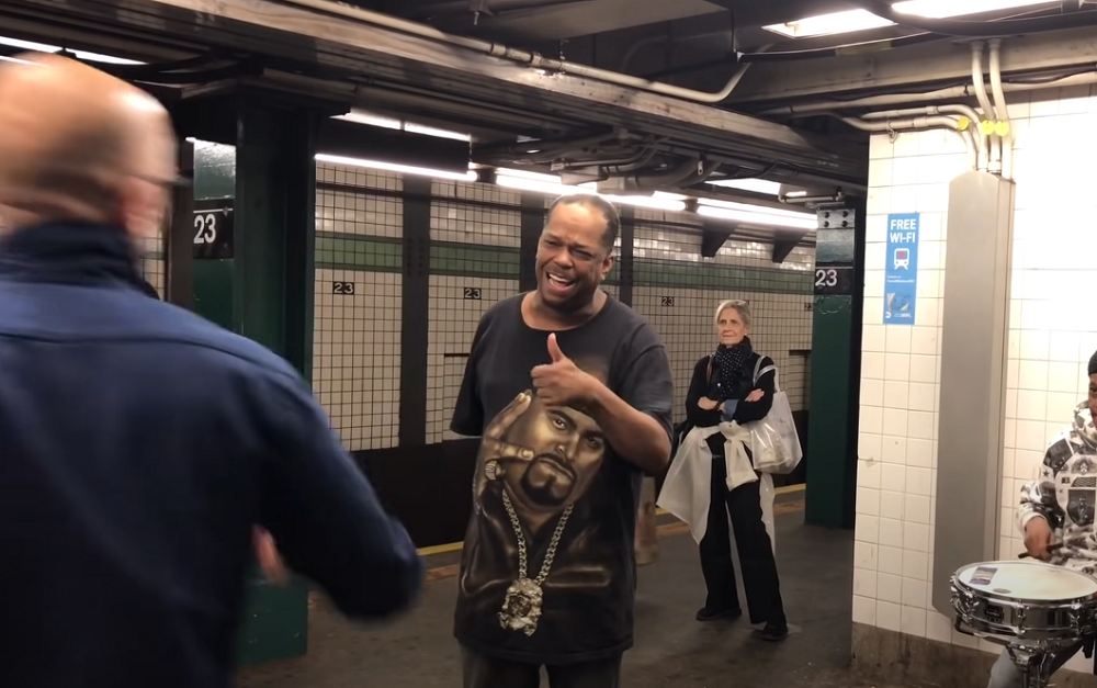 Subway performer sings breath taking version of Unchained Melody