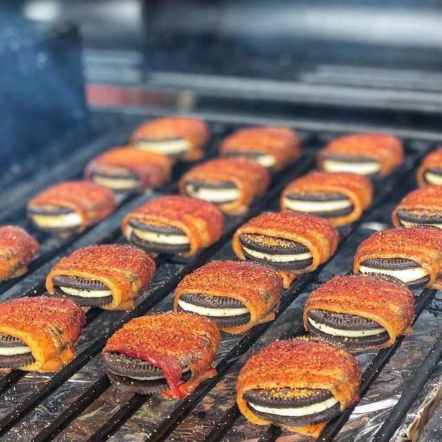 Bacon-wrapped Oreos are exactly what your taste buds need