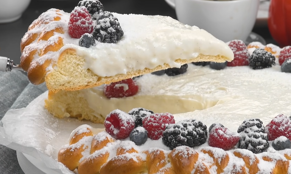 Use a pot cover to make the most beautiful braided pie crust