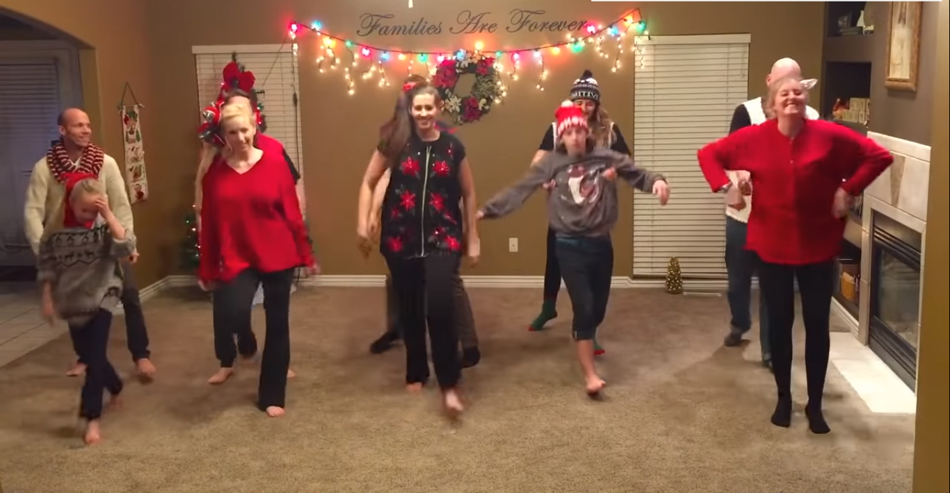 Family with 8 kids gets everyone in the spirit with epic Christmas dance