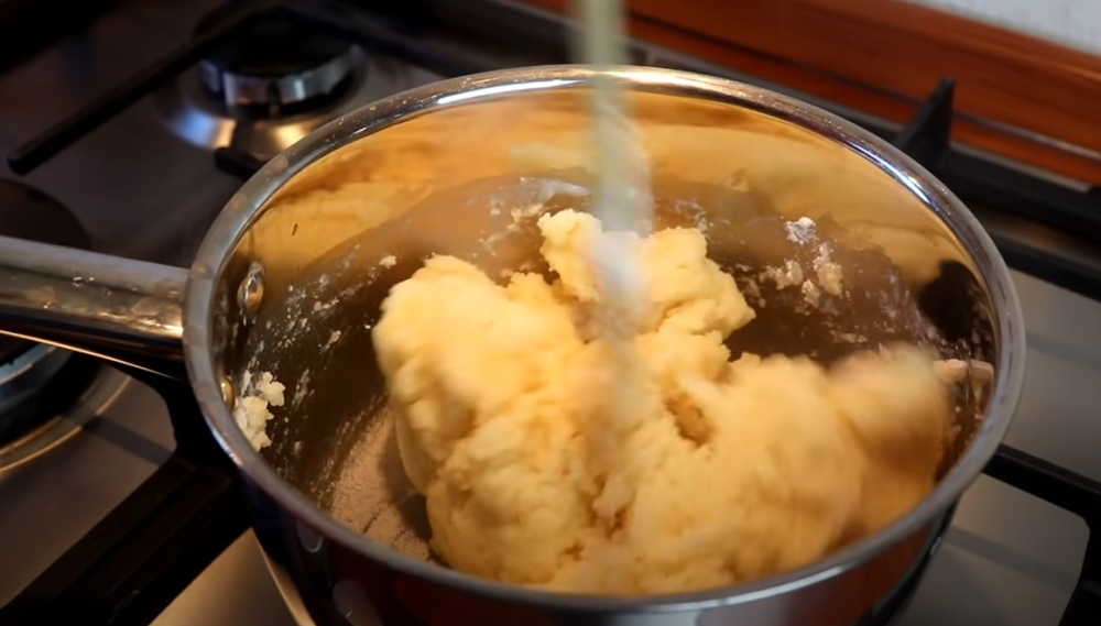 Melt-in-your-mouth cake recipe costs almost nothing and is super easy ...