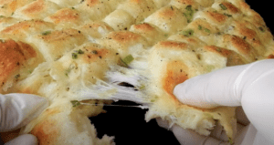 Delicious garlic mozzarella bread is so simple you'll wonder why you ...