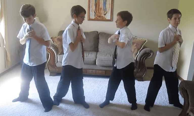 4 kids dancing to boyband song totally wins the Internet