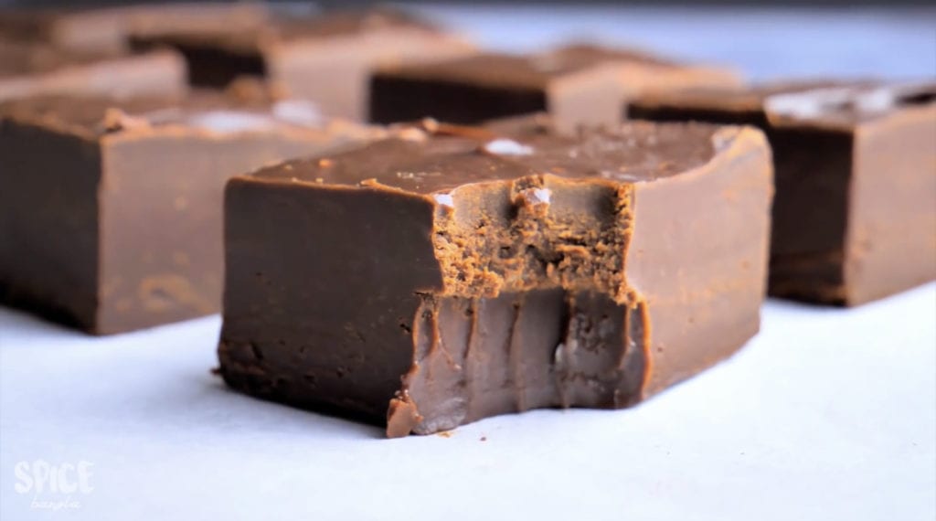 Using 2 ingredients mom shares how to make the quickest, tastiest fudge