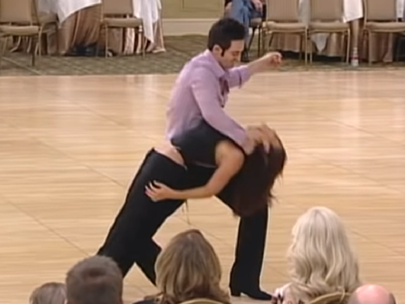 Couple heats up the dance floor with sexy moves