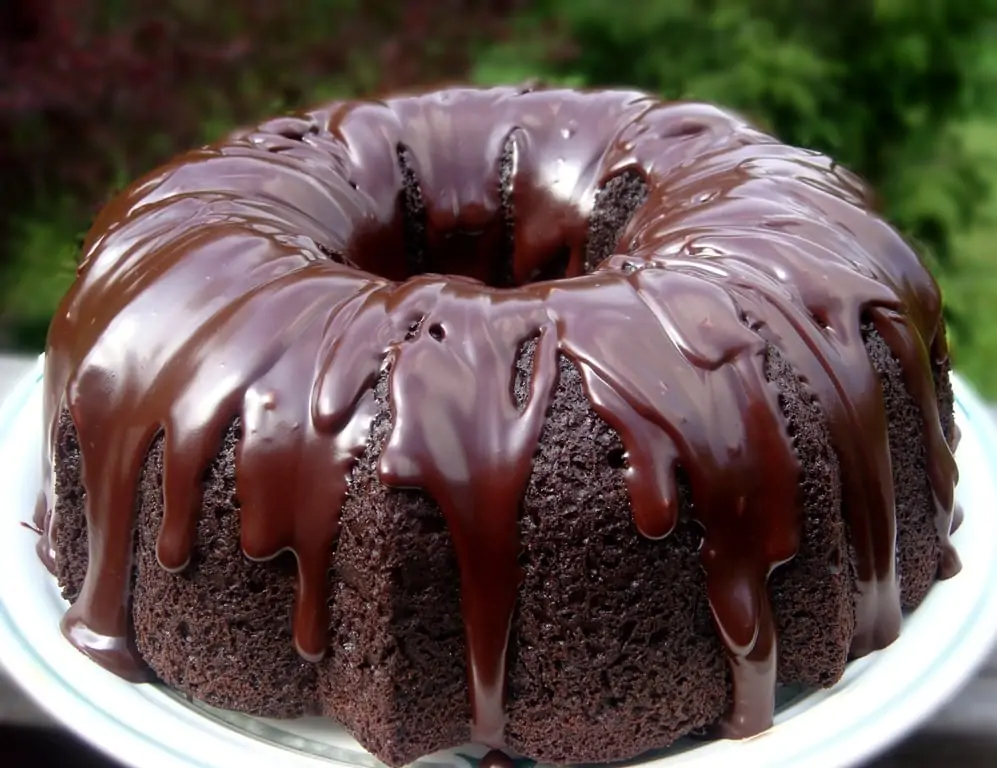 Grandma lets youngsters in on simple secret ingredient to her decadent ...