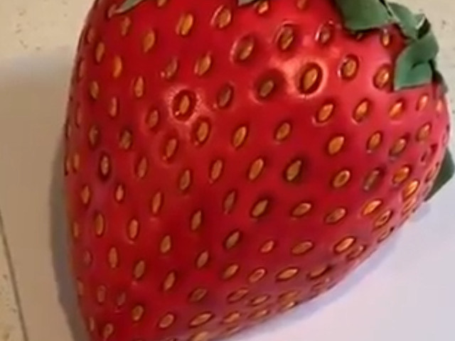 Baker confounds the world with cakes disguised as objects