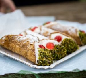 93-year-old shares old-fashioned recipe for the dreamiest cannoli