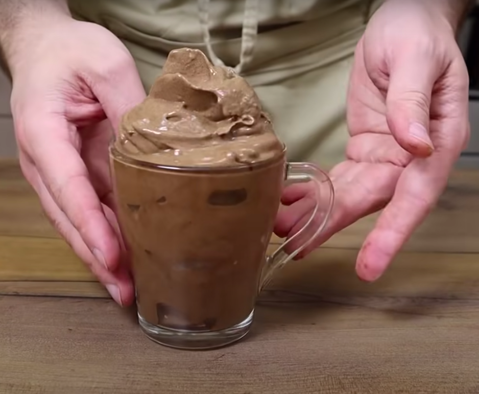 Chef Shows How To Make Sugar Free Ice Cream In One Minute