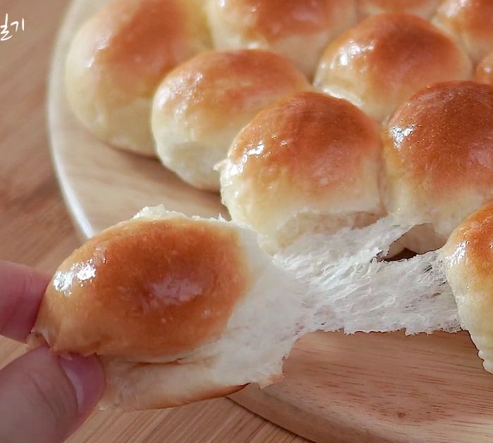 This light and doughy bubble bread recipe is highly addictive