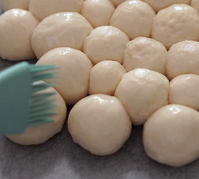 This light and doughy bubble bread recipe is highly addictive