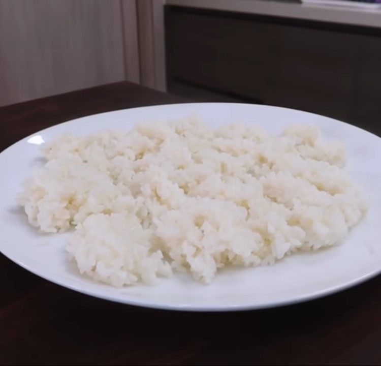 Cook shares his favorite way to make authentic fried rice and it’s so ...