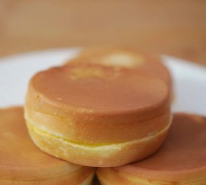 Cook shares easy recipe for custard cream-filled pancakes