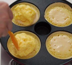 Cook shares easy recipe for custard cream-filled pancakes