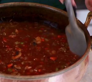 Woman earns 5M views sharing 5-star beef stew recipe that’s perfect on ...