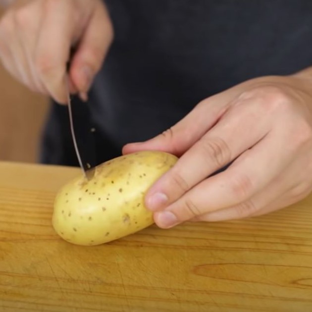Video of brilliant potato-peeling hack goes viral