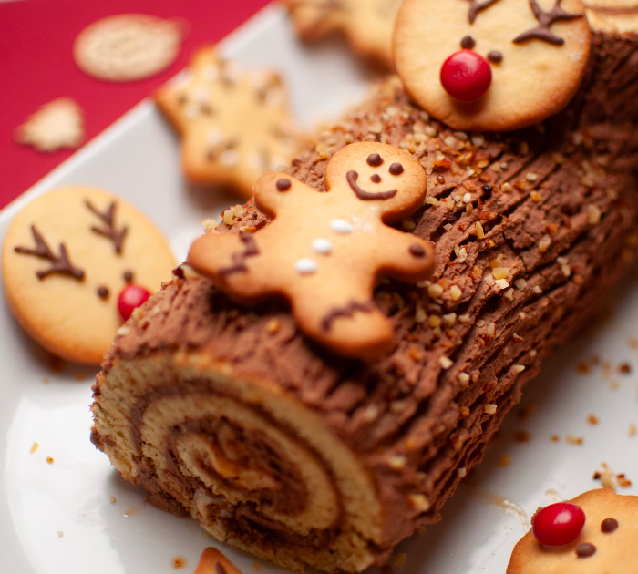 Woman shares recipe for the yummiest 10-minute yule log cake