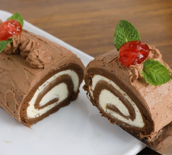 Woman shares recipe for the yummiest 10-minute yule log cake