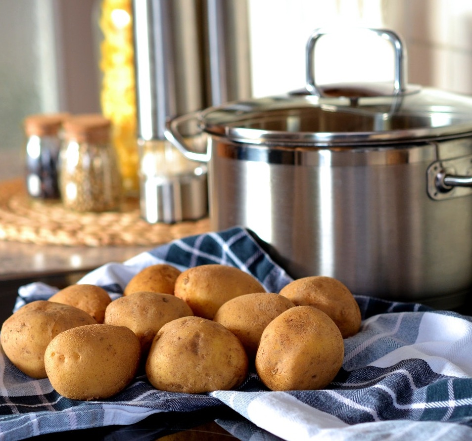 Mom helps home cooks rescue over-salted food with clever cooking hack